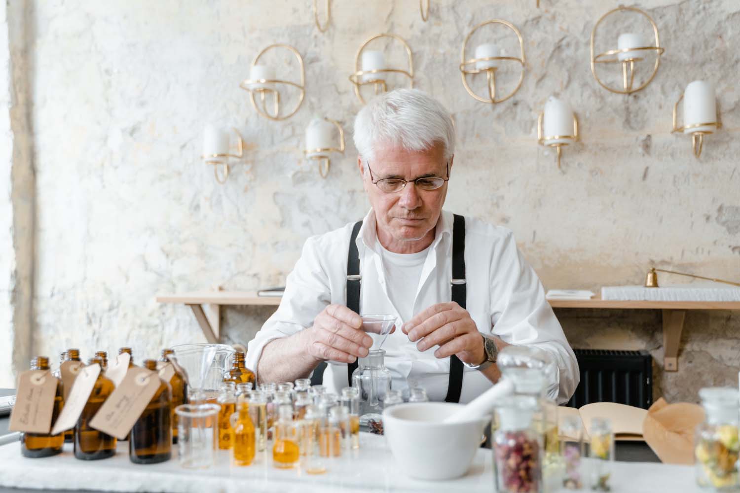 Unlocking Fragrance Secrets: Neuroscience Behind Perfumes – Fragrance5ml Unlocking Fragrance Secrets: Neuroscience Behind Perfumes – Fragrance5ml